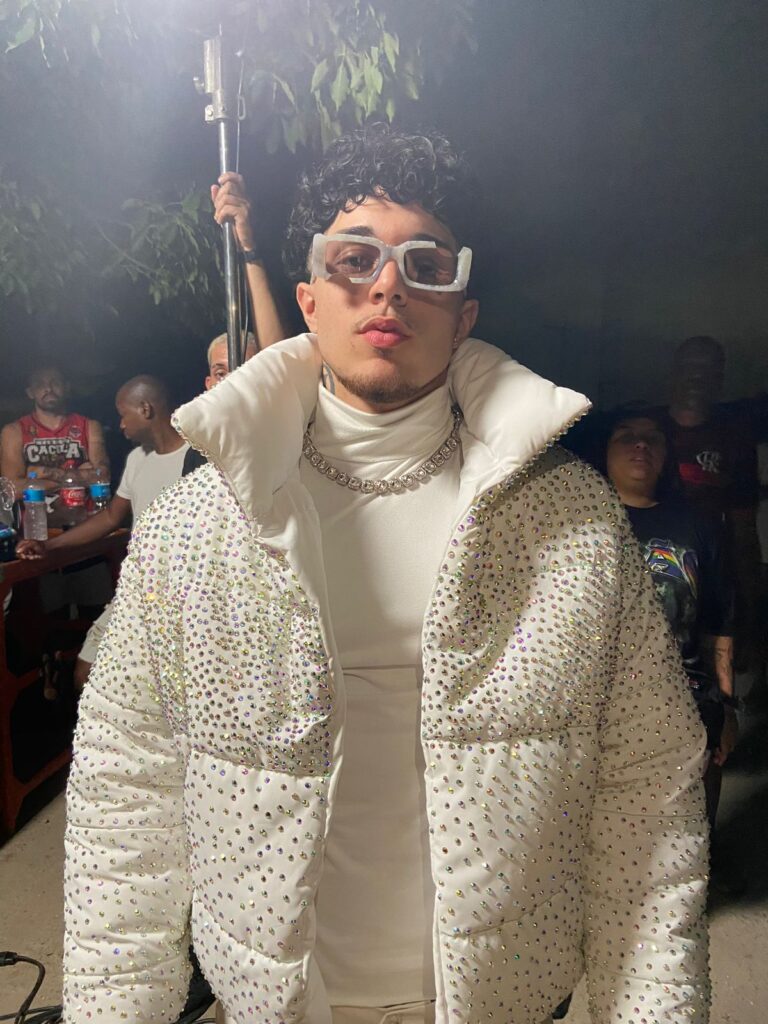 NGC Daddy lança o videoclipe "Joias Cravejadas" com figurino especial ...